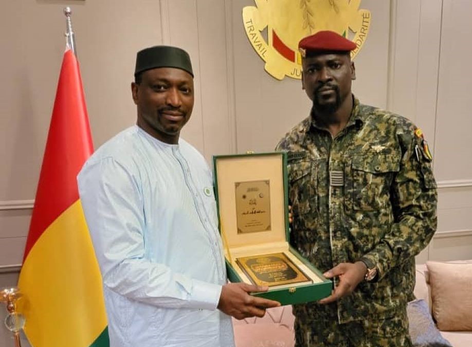 The President of Guinea receives IIFA Secretary General in Conakry ...