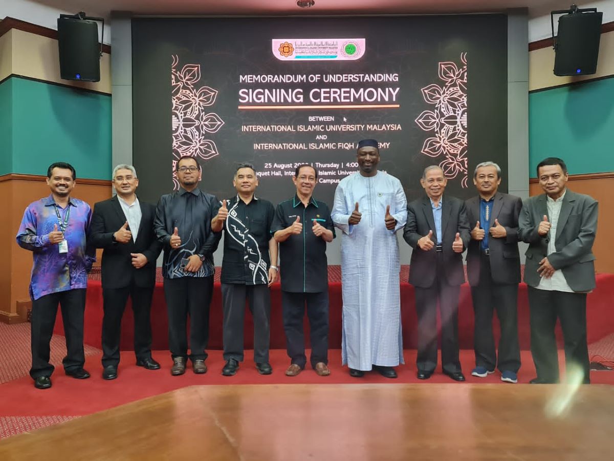 IIFA and the IIUM sign a Memorandum of Understanding – International ...