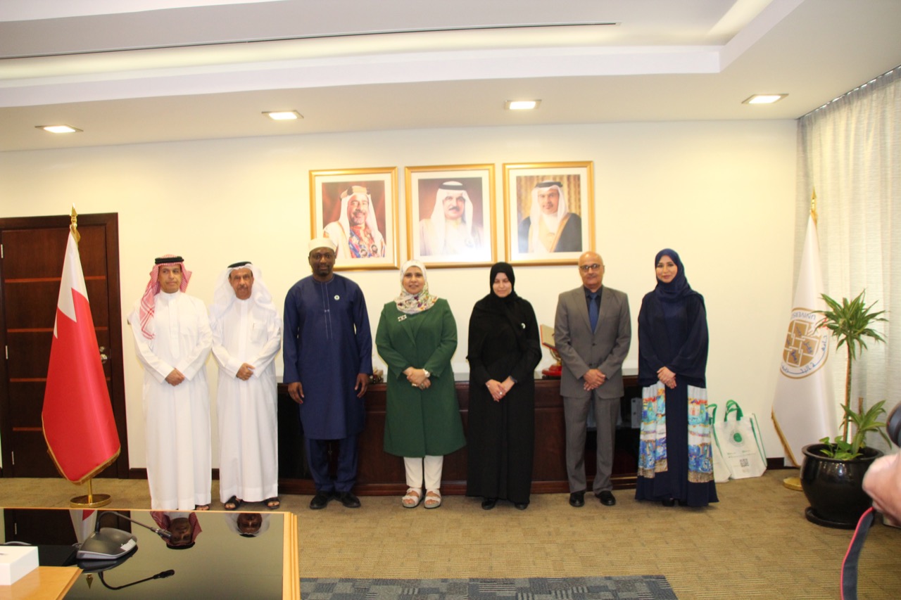 The President of the University of Bahrain welcomes IIFA Secretary ...