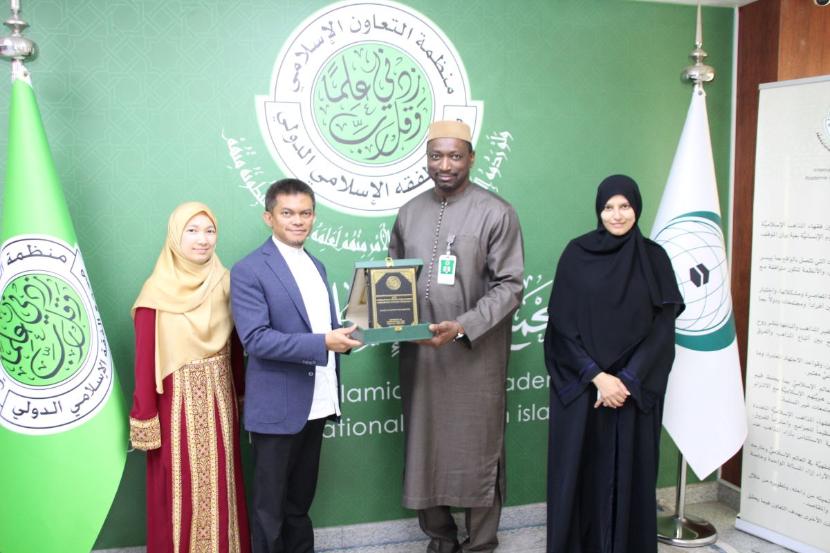 IIFA Secretary General Receives the Chairman of MYAQSA Foundation ...
